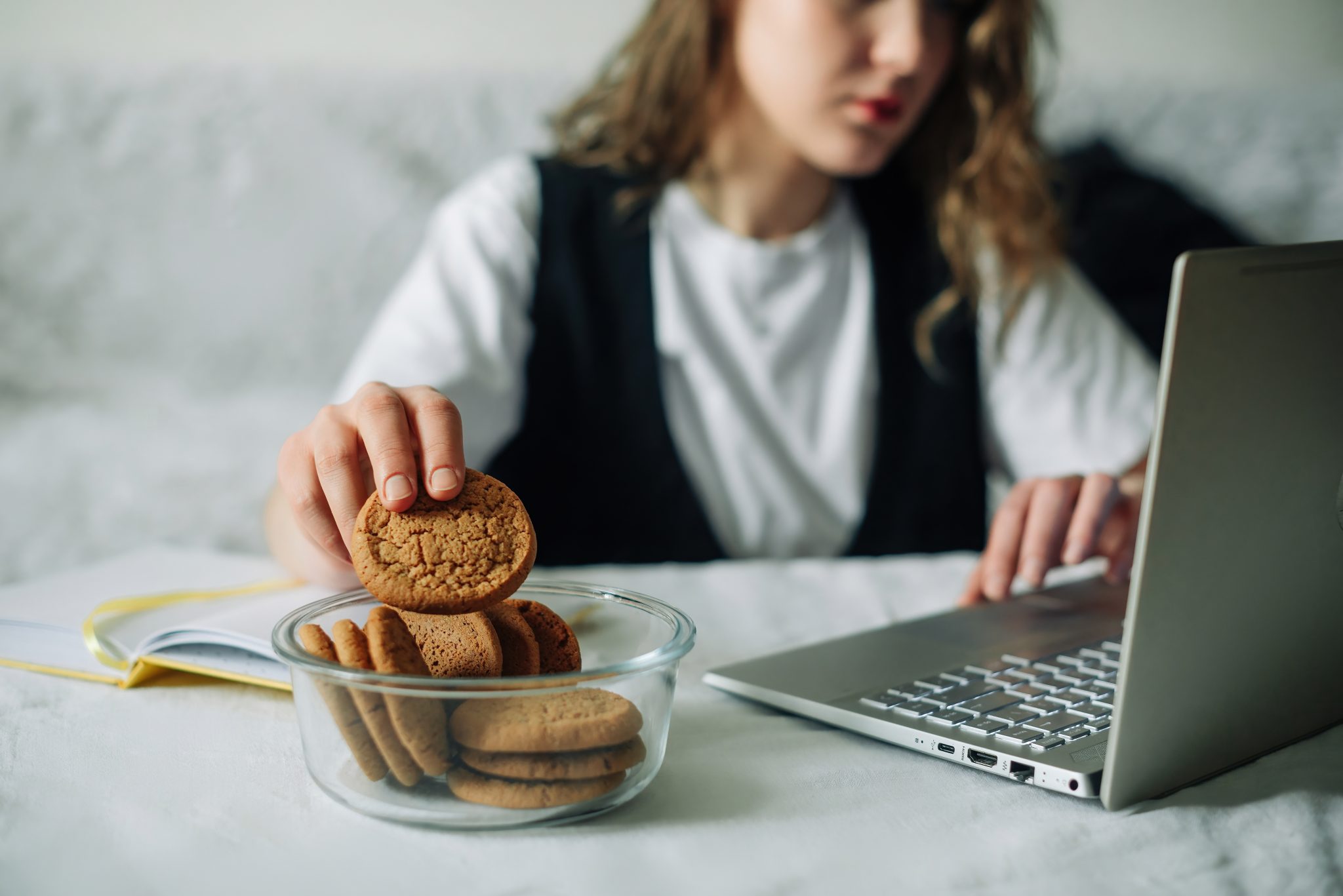 Eat Smart, Snack Mindfully: A Path to Balance – Nutrition Meets Food ...